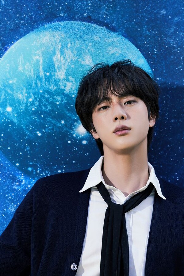 BTS Jin enters Yeoncheon Mo Unit Training Center in Gyeonggi-do on ...