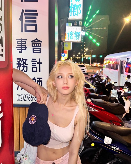 전소미, 말랐지만 볼륨감은 그렇지 않다