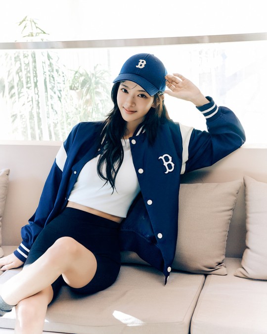 노정의, 스포티한 매력 물씬 풍기는 MLB 24SS 바시티 화보