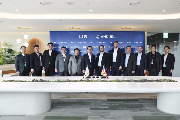 LIG넥스원, 안두릴과 ‘미래전 무기체계 개발협력 MOU’ 체결-유도무기·유무인복합·AI 솔루션 역량 고도화 ‘맞손’